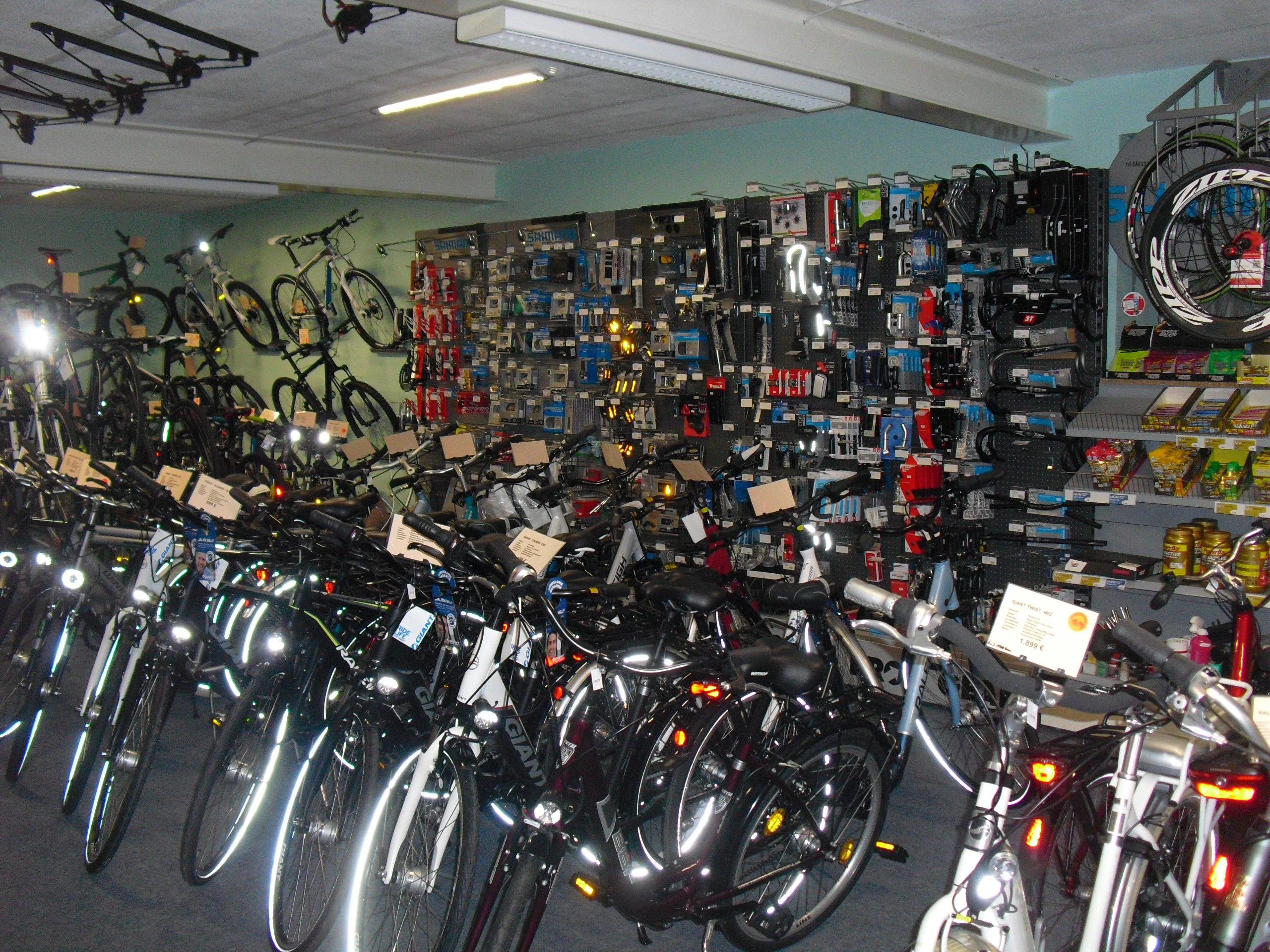 Zweirad-Center Schicketanz - BESV Premium e-bikes